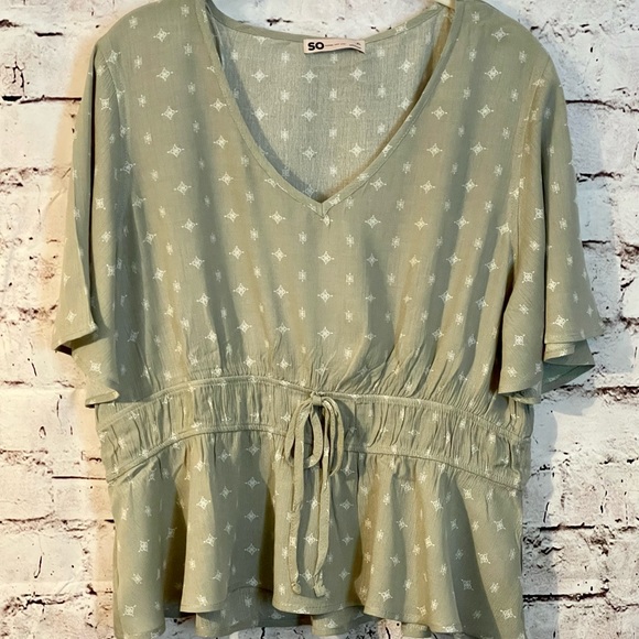 SO | Tops | Nwt Sage Green Top By So Xl Flutter Sleeves Cinch Waist ...